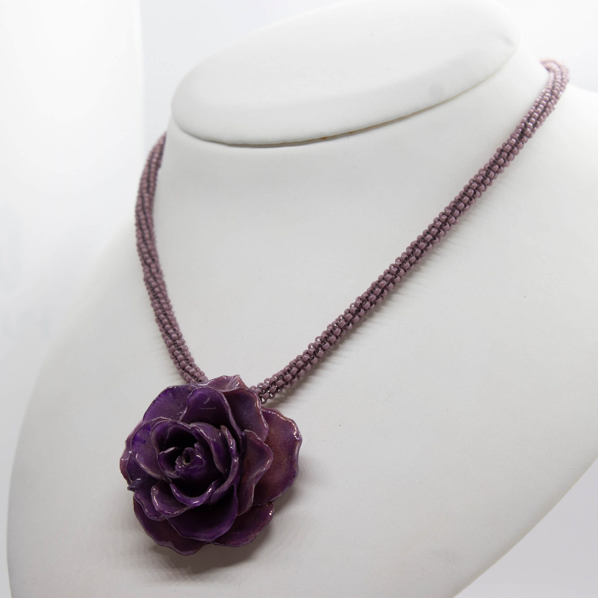 A real flower necklace Purple rose - Sara's Jewellery